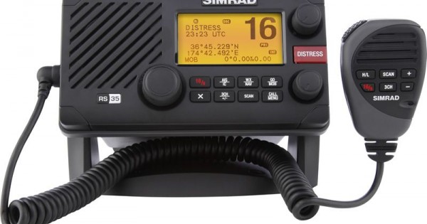 Simrad RS35 VHF/AIS mount Radio Simrad